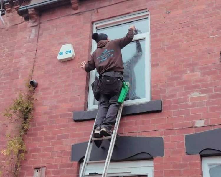 Window Cleaning | JWD Traditional Window Cleaning | Leeds